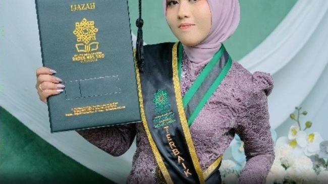 Lisa Andriani Bocorkan Tips Cara Jadi MahasiwaTerbaik UIN Raden Mas ...