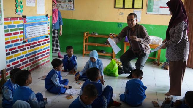 FEB Unair Bangun Minat Baca Anak Usia Dini Lewat Kegiatan Literasi