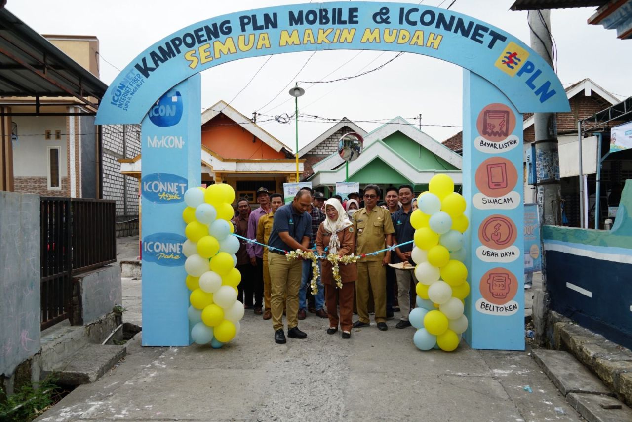 Tingkatkan Customer Experience, PLN Resmikan Kampung PLN Mobile di ...