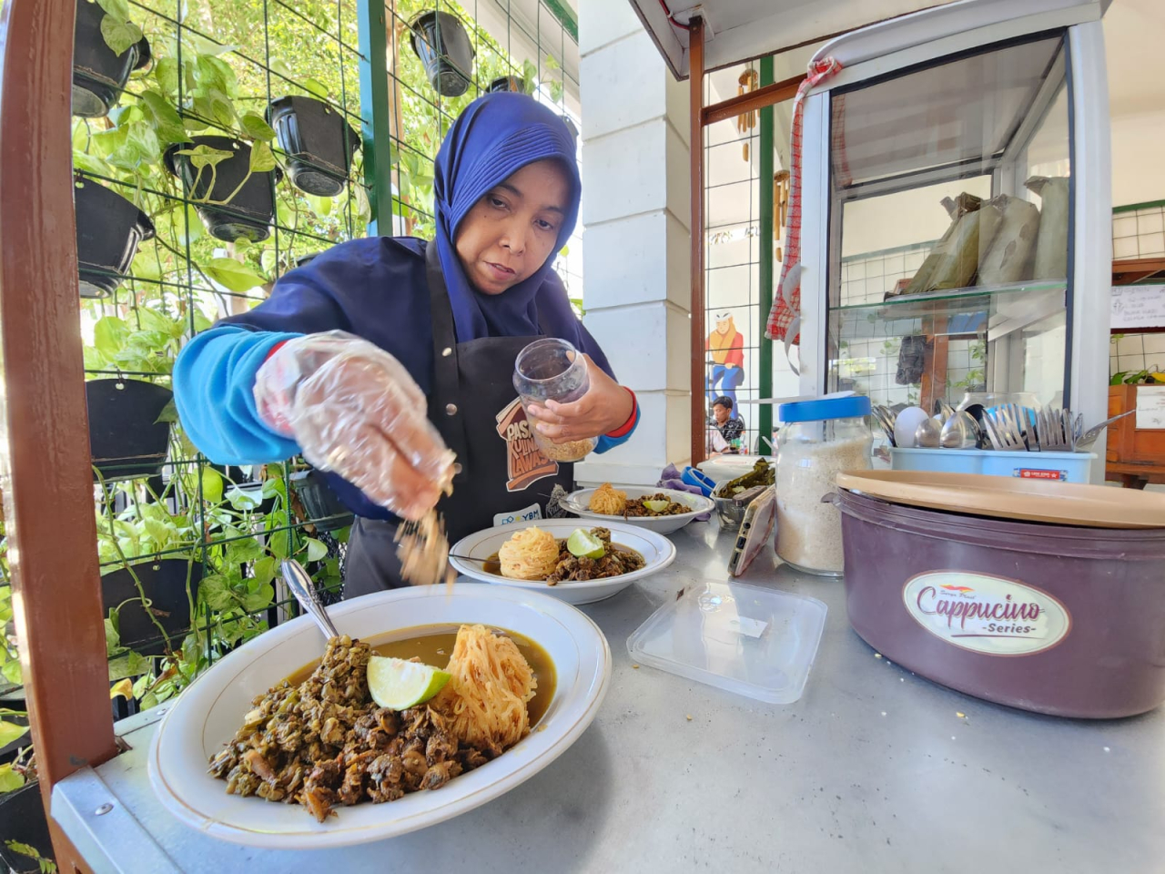 Menikmati Suguhan Kuliner Heritage di Viaduct by Gubeng Surabaya